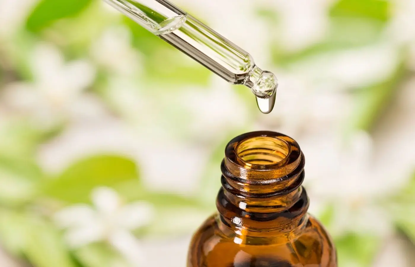 Essential Oil Bottle Manufacturer Guide: Materials, Sizes & Eco Packaging
